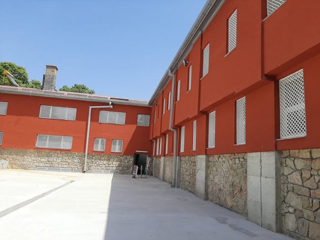 КОМАНДИР ВО БИТОЛСКИОТ ЗАТВОР ПРИЈАВЕН ДЕКА ИСТЕПАЛ СО ТУПАНИЦИ ОСУДЕНО ...