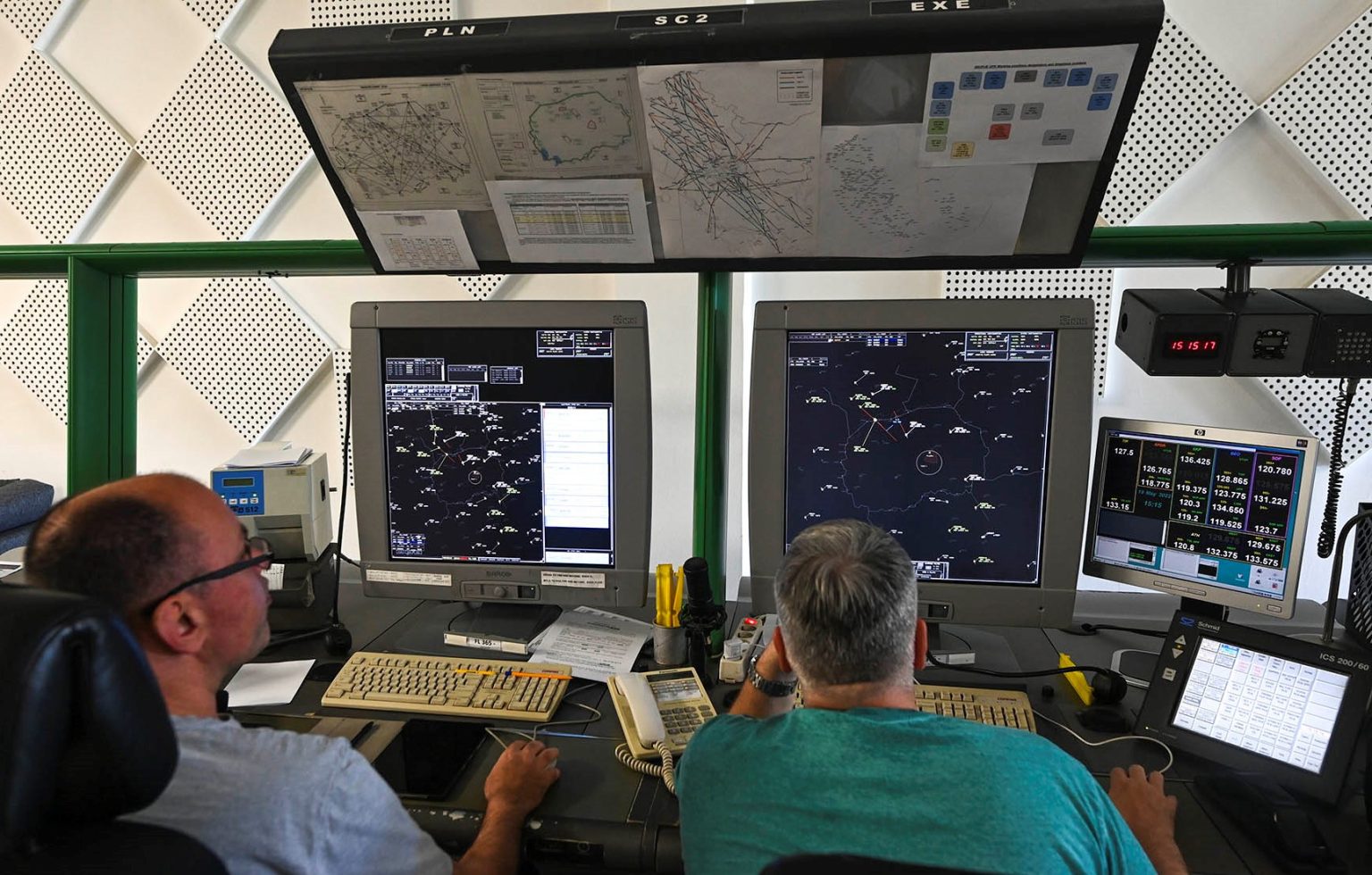 СОПРУГОТ НА ДИРЕКТОРКАТА НА ЦЕНТРАЛЕН РЕГИСТАР ПОТПРЕТСЕДАТЕЛОТ НА УМС НА ВМРО ДПМНЕ И