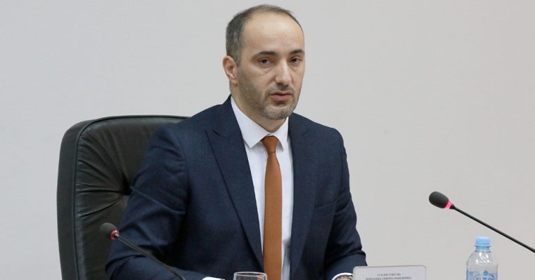 МИЉАЗИМ МУСТАФА И ДРУГИТЕ ЧЛЕНОВИ НА СУДСКИОТ СОВЕТ ШТО ВЧЕРА ЌЕ ЈА ...