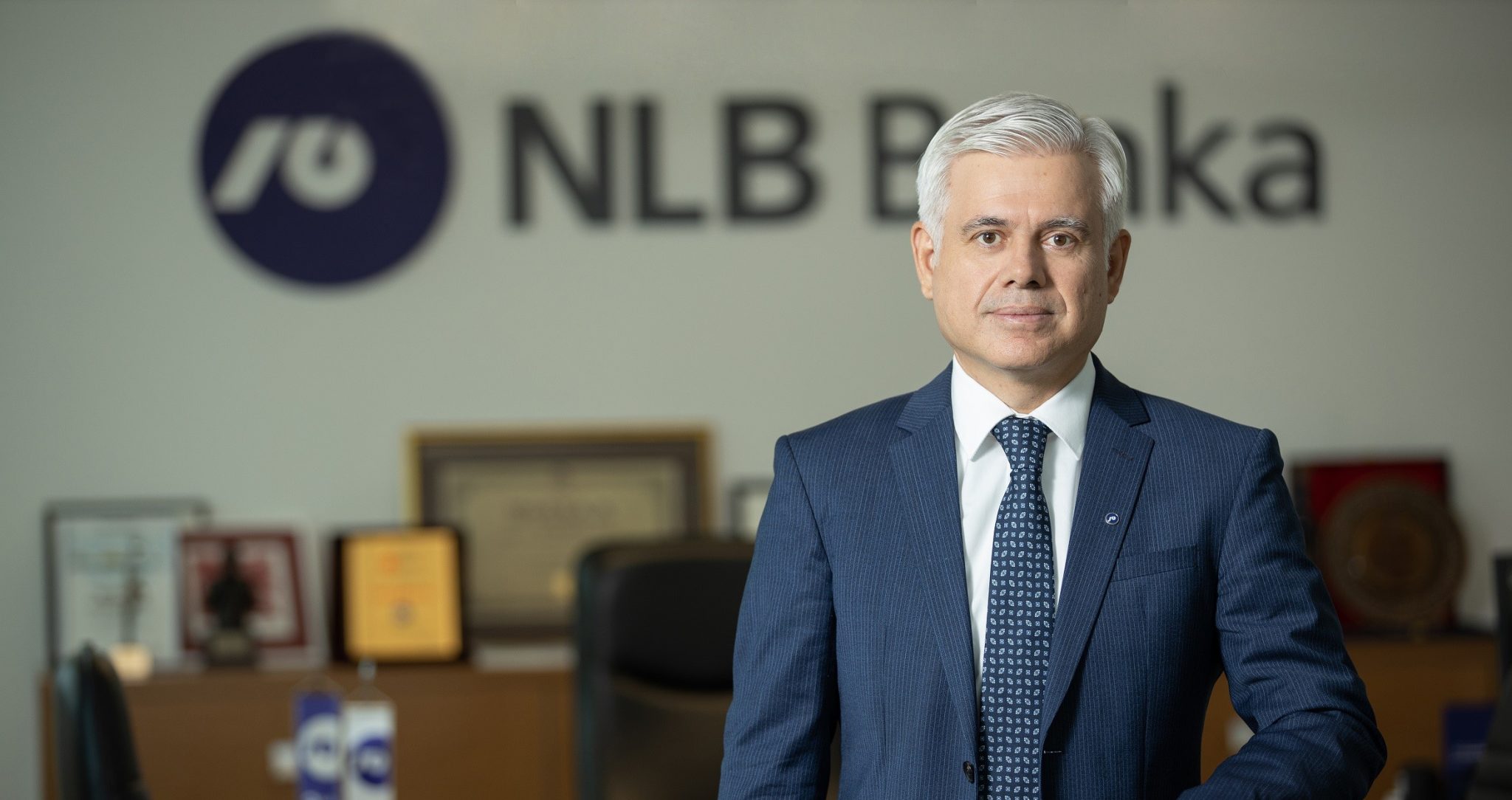 ТОНИ СТОЈАНОВСКИ Е НОВ ПРЕТСЕДАТЕЛ НА УПРАВНИОТ ОДБОР НА НЛБ БАНКА ...