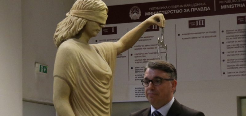 МИЛОШОСКИ Е „КУСУР НА ГРУЕВСКИ“ КОЈ СЕ СПАСИ ОД КРИВИЧЕН ПРОГОН, ВЕЛИ ...